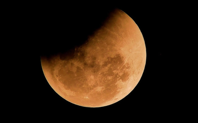Observing partial lunar eclipse in Vietnam on October 29 – Global ...